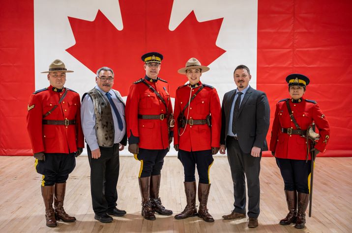 Le gendarme Inuuki Burke devient le premier Inuit depuis plus de deux ...