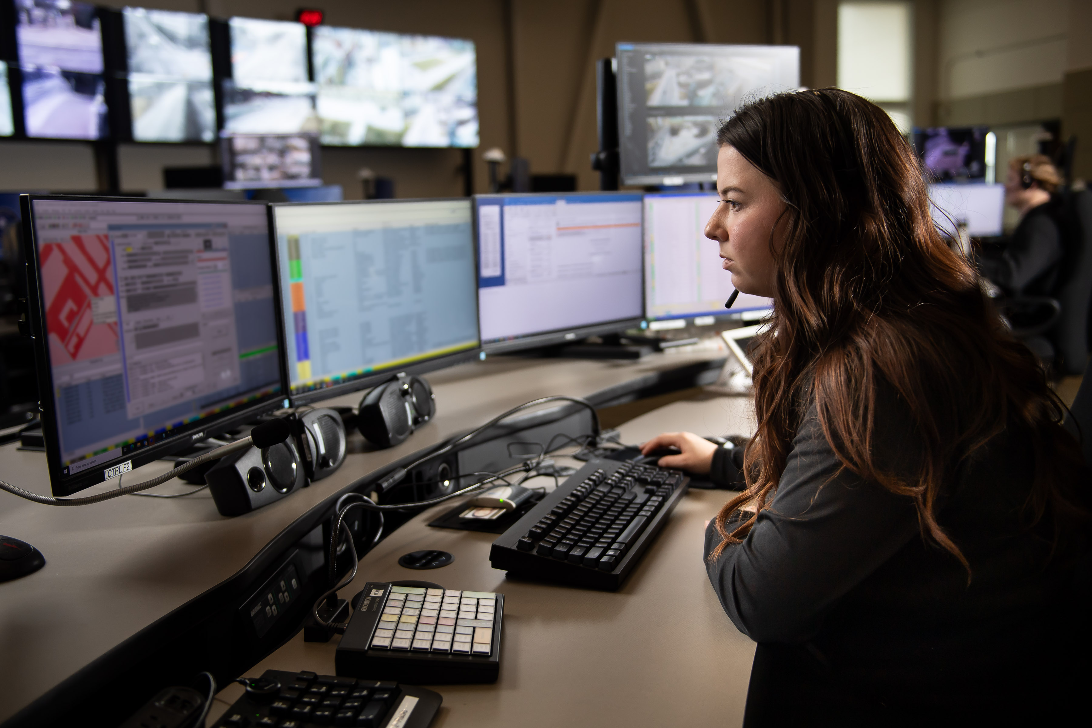 La GRC attire les opérateurs du 911 d’autres services | Gendarmerie ...